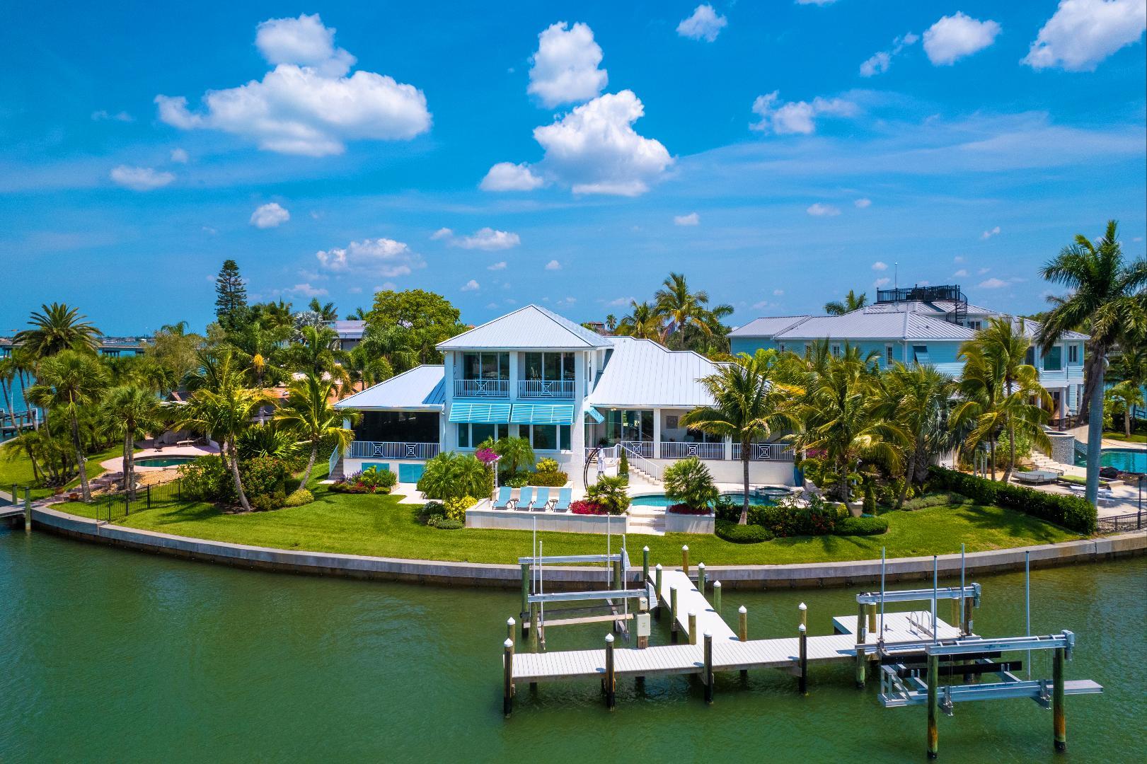 Top 5 Homes With Waterfront Views | Premier Sotheby's International Realty